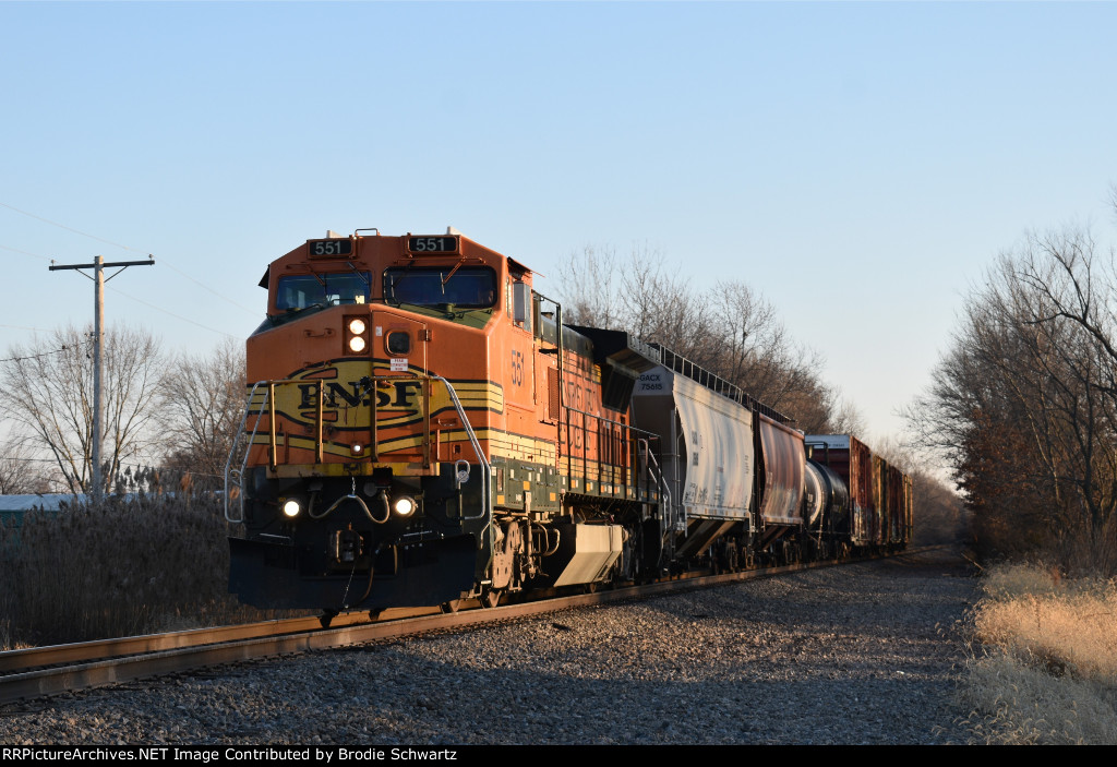BNSF 551